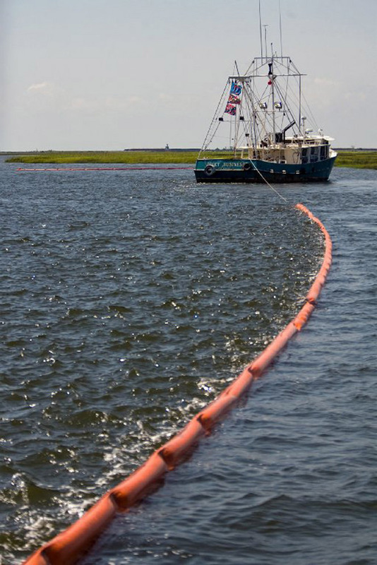 Inflatable Oil Fence – Stella Maris Co.